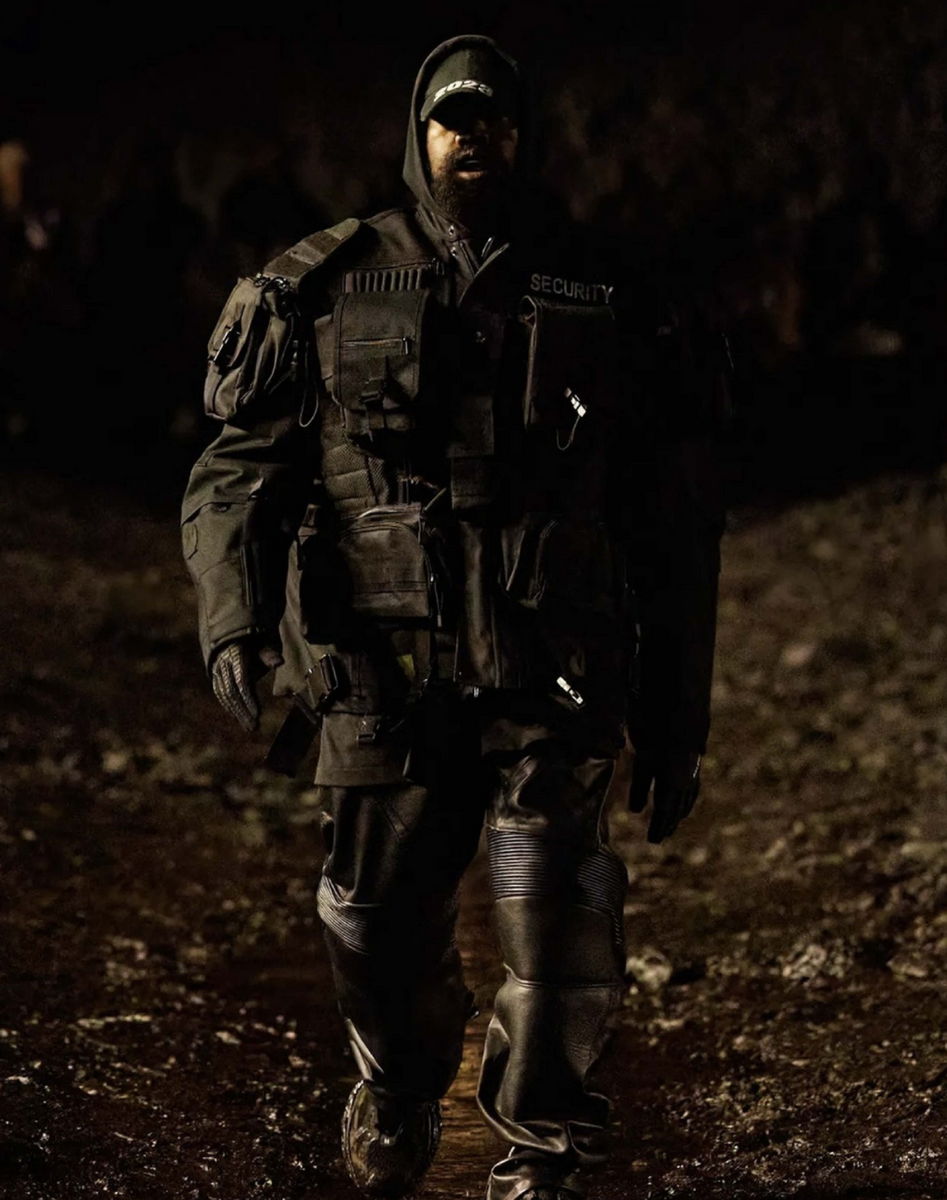 YE POSTER – PosterFi