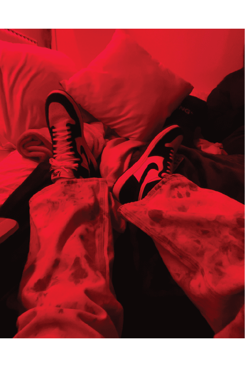 RED FEET POSTER – PosterFi